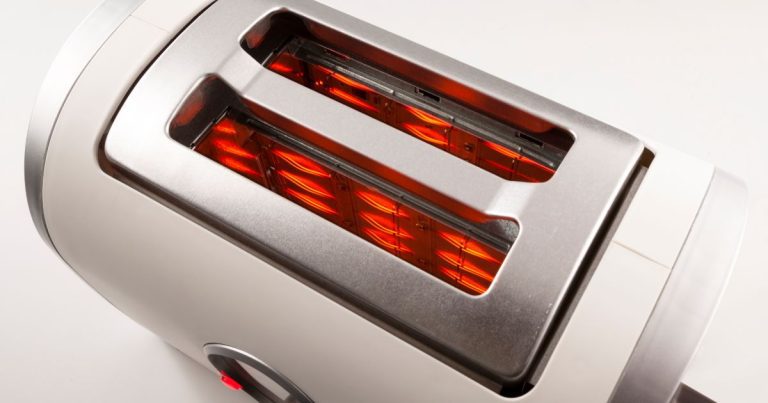 How Do Toasters Work? Everything You Need to Know | HealthyMealsHub.com
